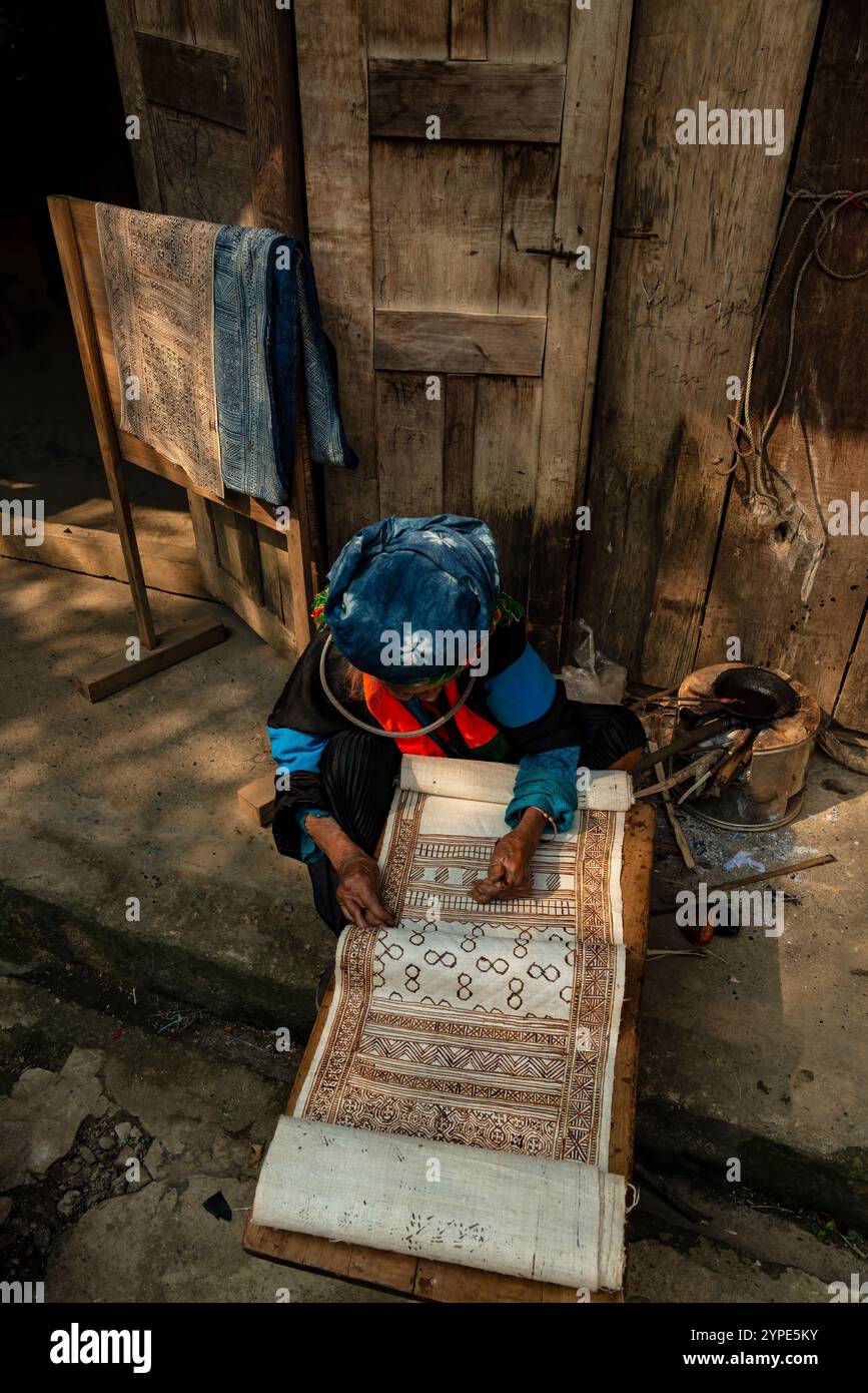 Ha Giang - January 15, 2024: Linen weaving - traditional cultural ...
