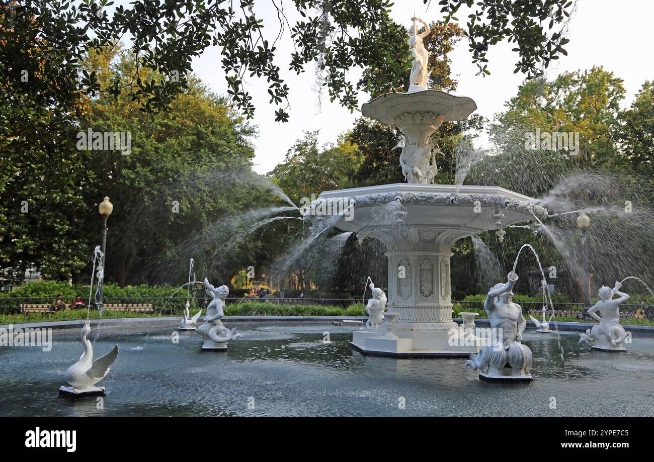 Scenery with Forsyth Fountain - Savannah, Georgia Stock Photo - Alamy