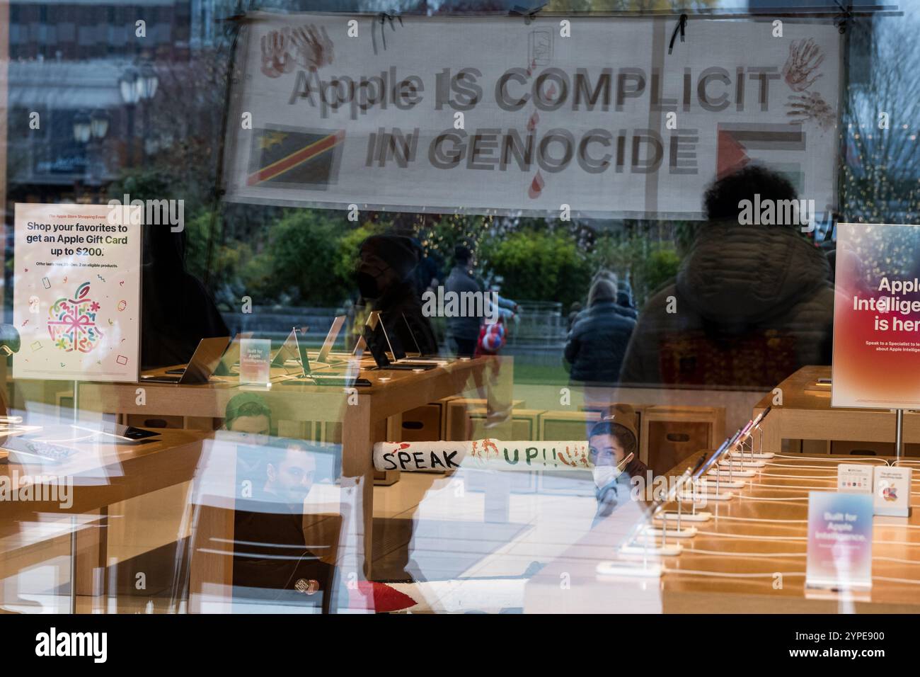 Seattle, USA. 29th Nov, 2024. At 11:30am Pro Palestine protestors ...