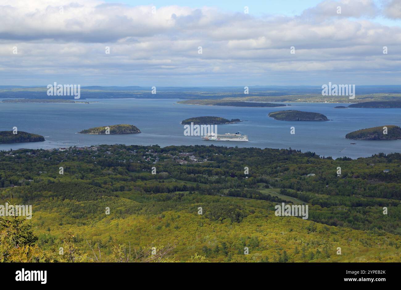 Acadia ship hi-res stock photography and images - Alamy