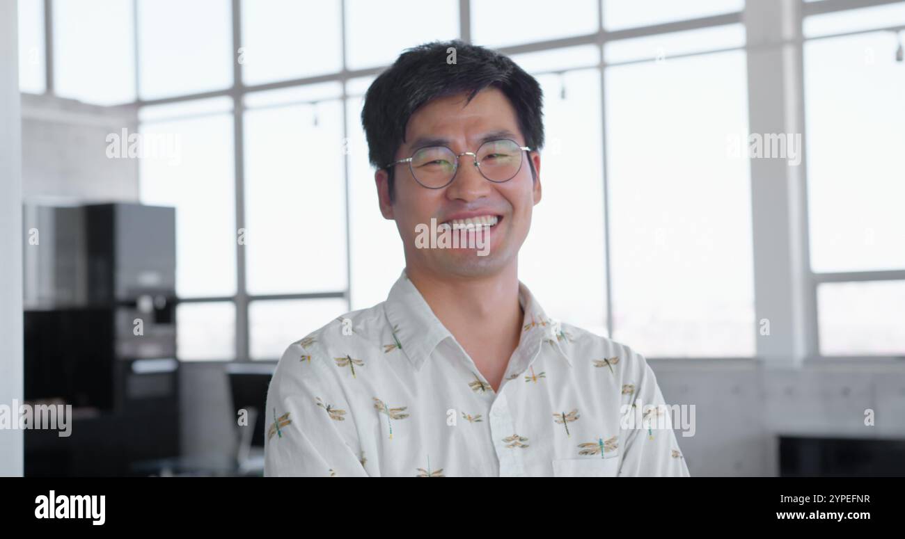 Male executive standing hi-res stock photography and images - Alamy