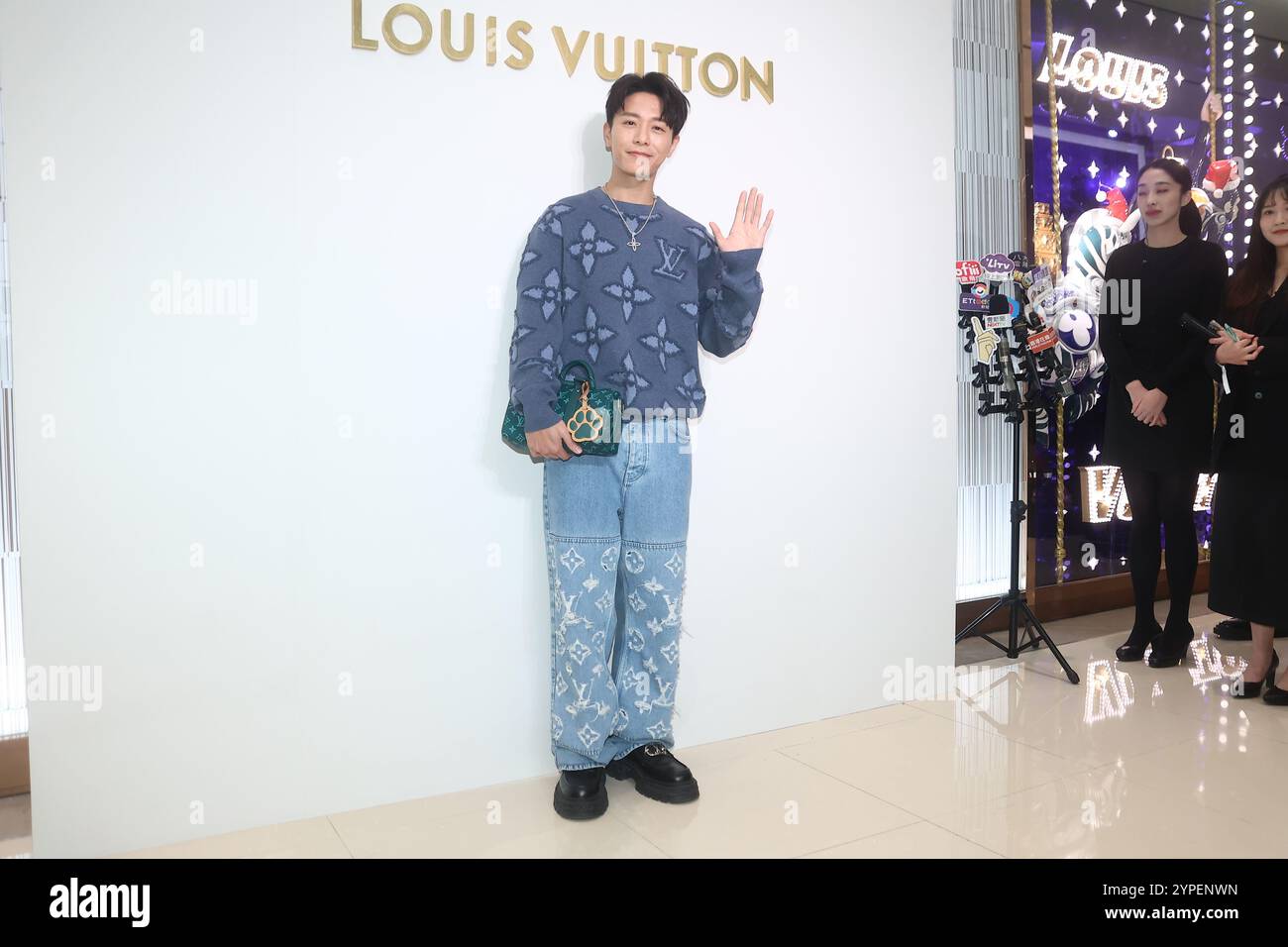 Taipei. 30th Nov, 2024. Taiwanese actor Patrick Shih attends the ...
