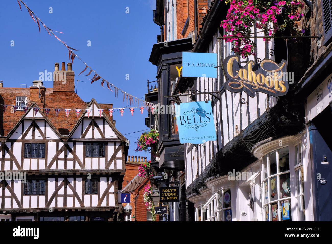Lincoln: Half timbered buildings and shops in Steep Hill and Castle ...