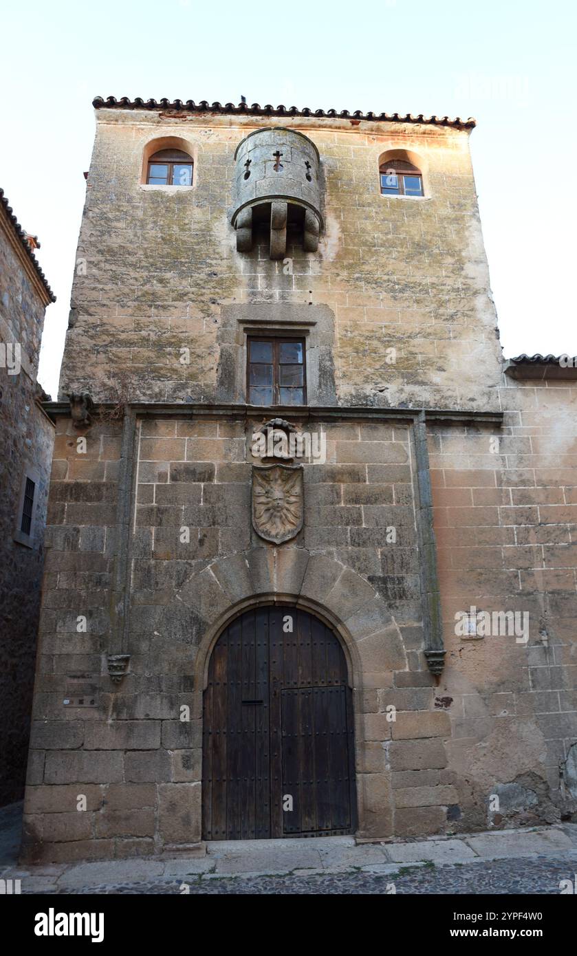 Terraced house exterior spain hi-res stock photography and images - Alamy