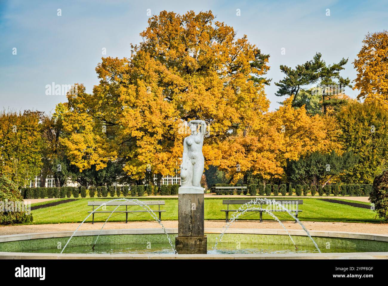Eos statue hi-res stock photography and images - Alamy