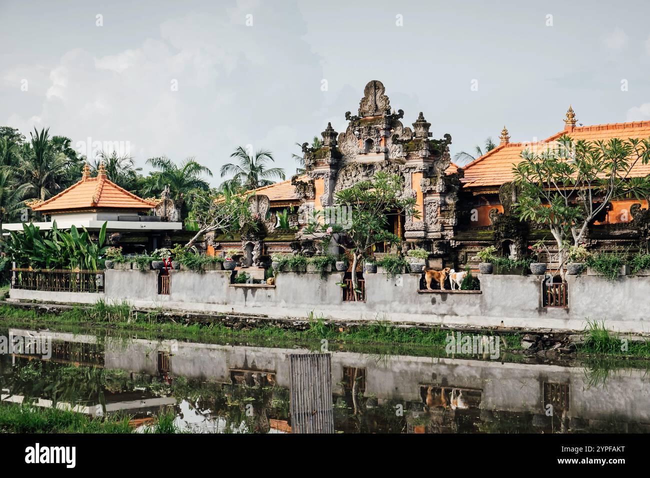 Typical Bali architecture with sculpted facades in Ubud Stock Photo - Alamy