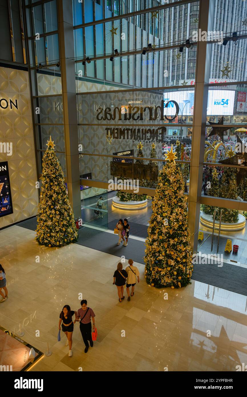 Entrance pavilion mall hi-res stock photography and images - Alamy