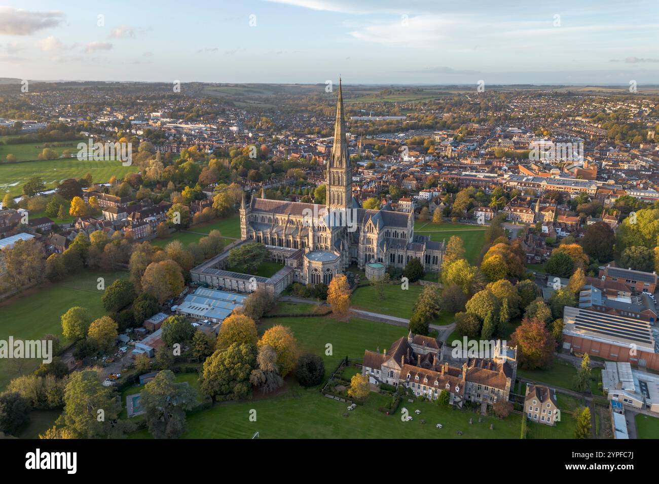 School drone view uk hi-res stock photography and images - Alamy