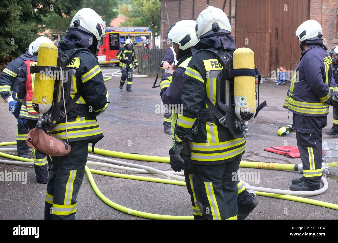Feuerwehr-Blaulicht Feuerwehr in verschiedenen Bildern und Aktionen in ...