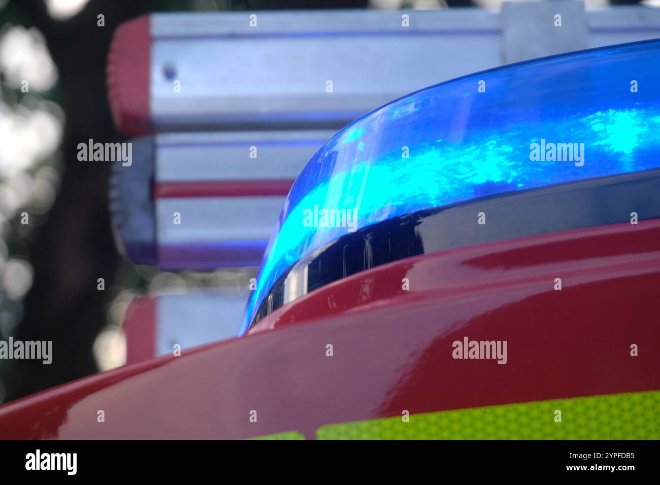 Feuerwehr-Blaulicht Feuerwehr in verschiedenen Bildern und Aktionen in ...