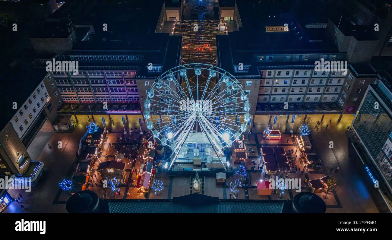 Coventry Christmas Market and Cathedral Stock Photo - Alamy