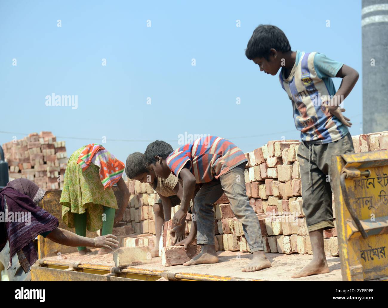 A Brick factory in the outskirts of Dhaka, Bangladesh Stock Photo - Alamy