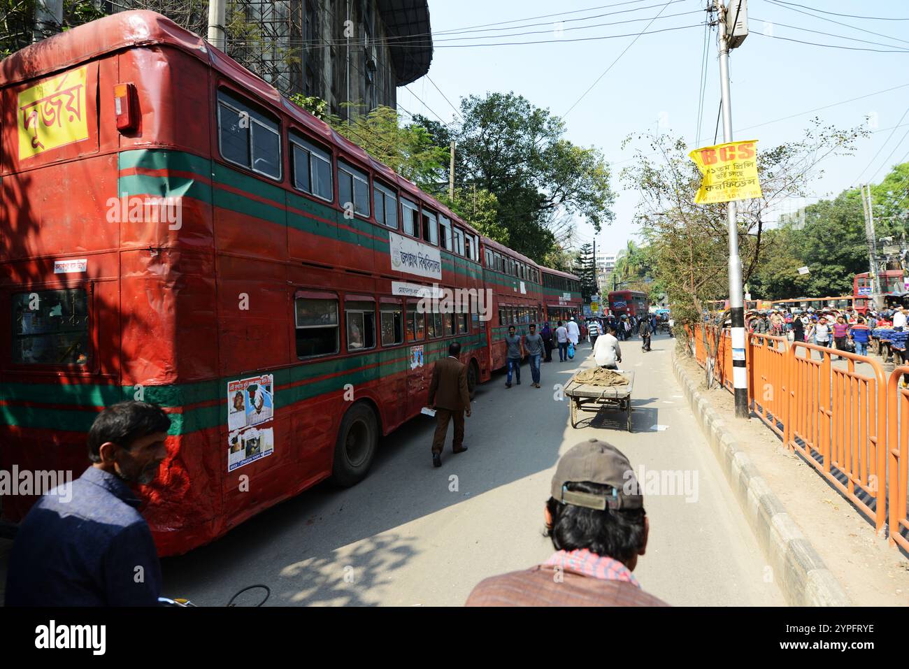 Bus dhaka bangladesh hi-res stock photography and images - Alamy