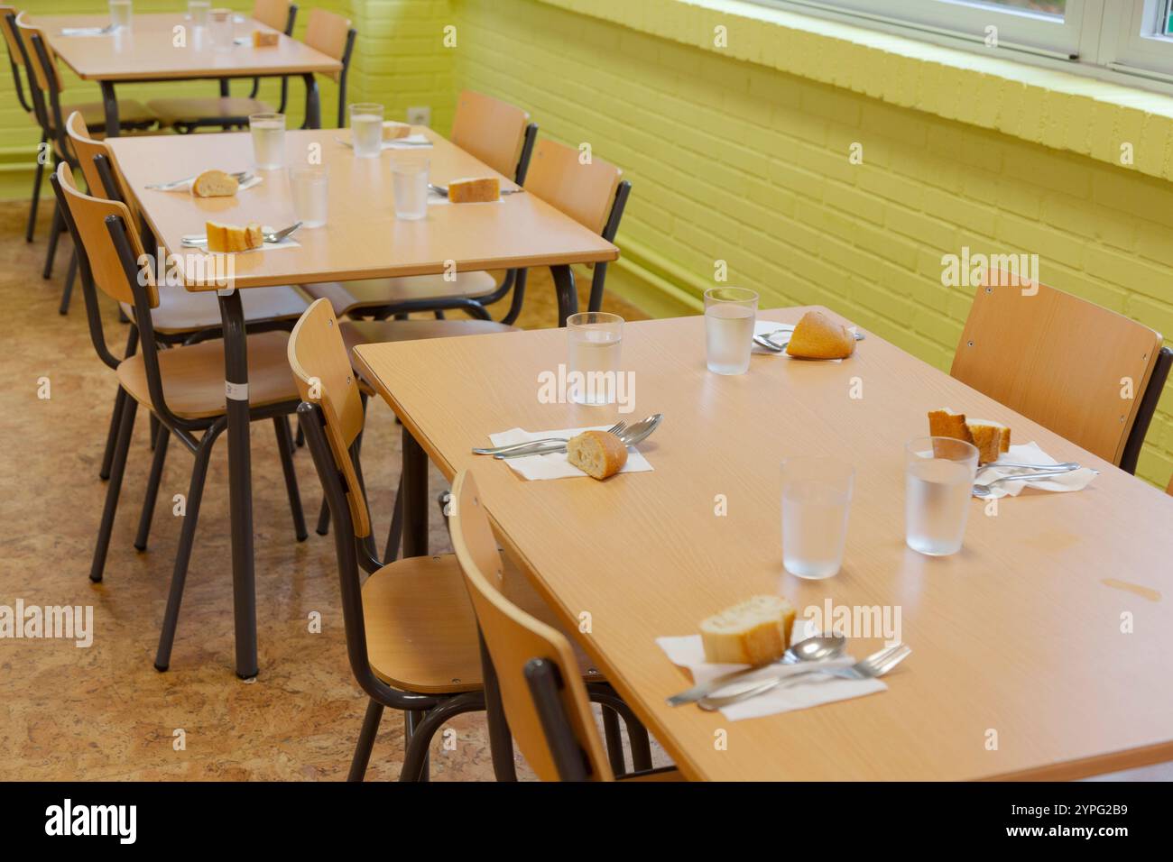 School dining table with water hi-res stock photography and images - Alamy