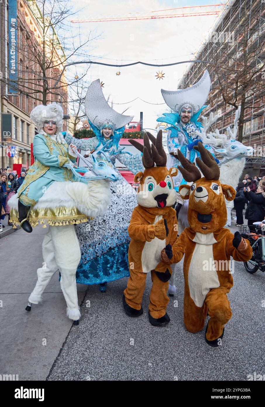 Hamburg, Germany. 30th Nov, 2024. Participants dressed as reindeer and ...