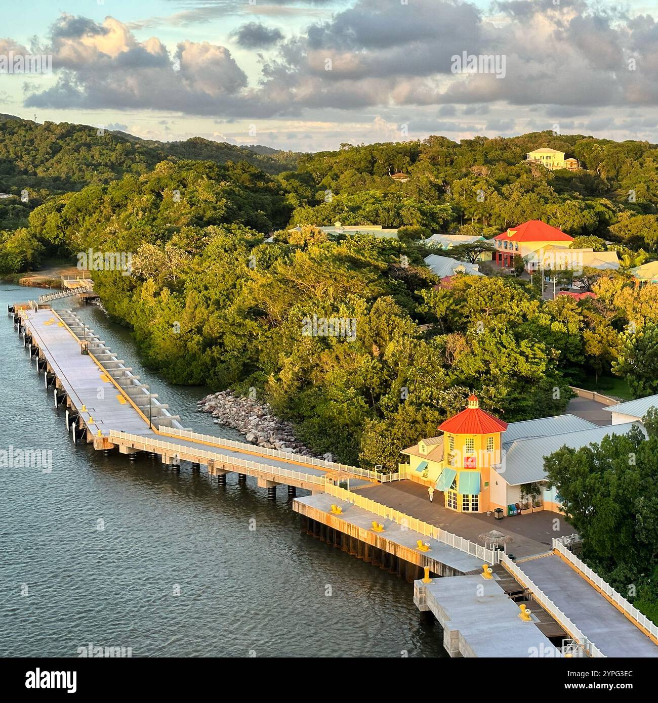 Mahogany Bay, Roatan, Bay Islands, Honduras, Central America Stock ...