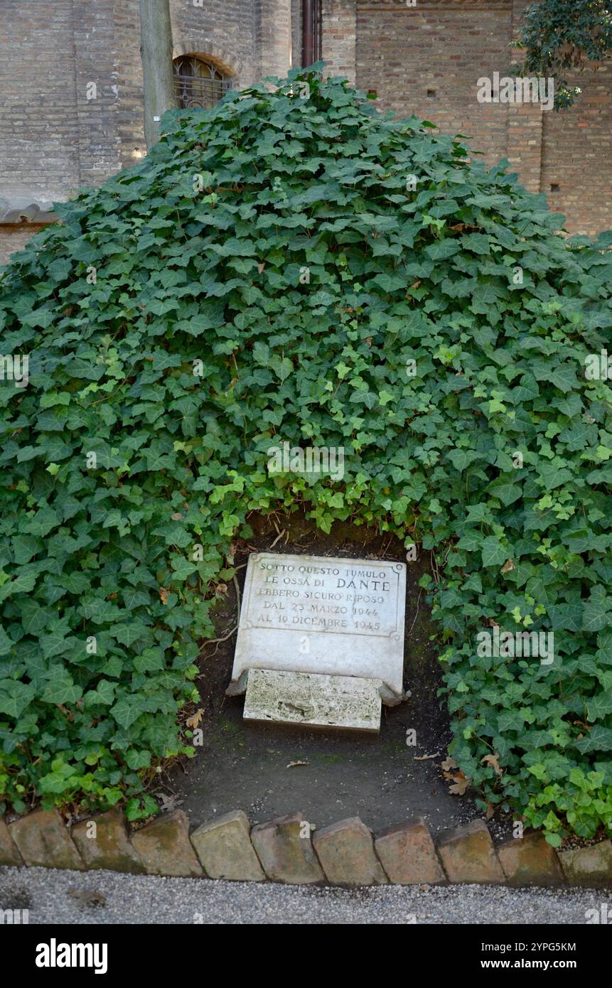 Dante Alighieri's tomb, Ravenna, Emilia Romagna, Italy, Europe Stock ...