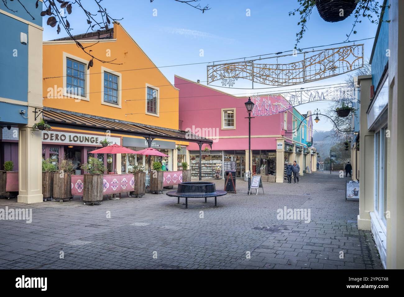 Frome town centre shopping precinct festooned with Christmas lights in ...