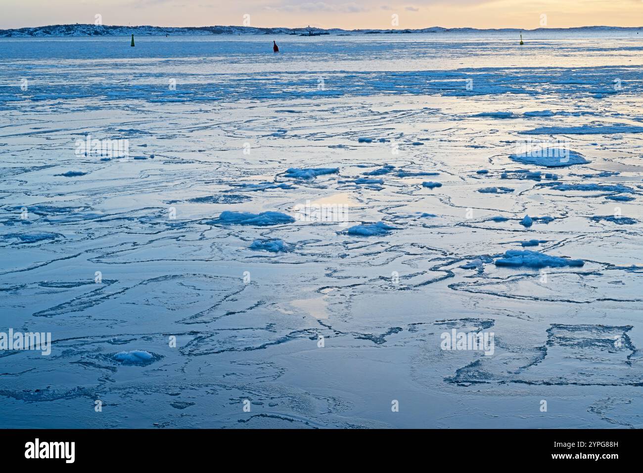 Frozen and icy sea surface hi-res stock photography and images - Alamy