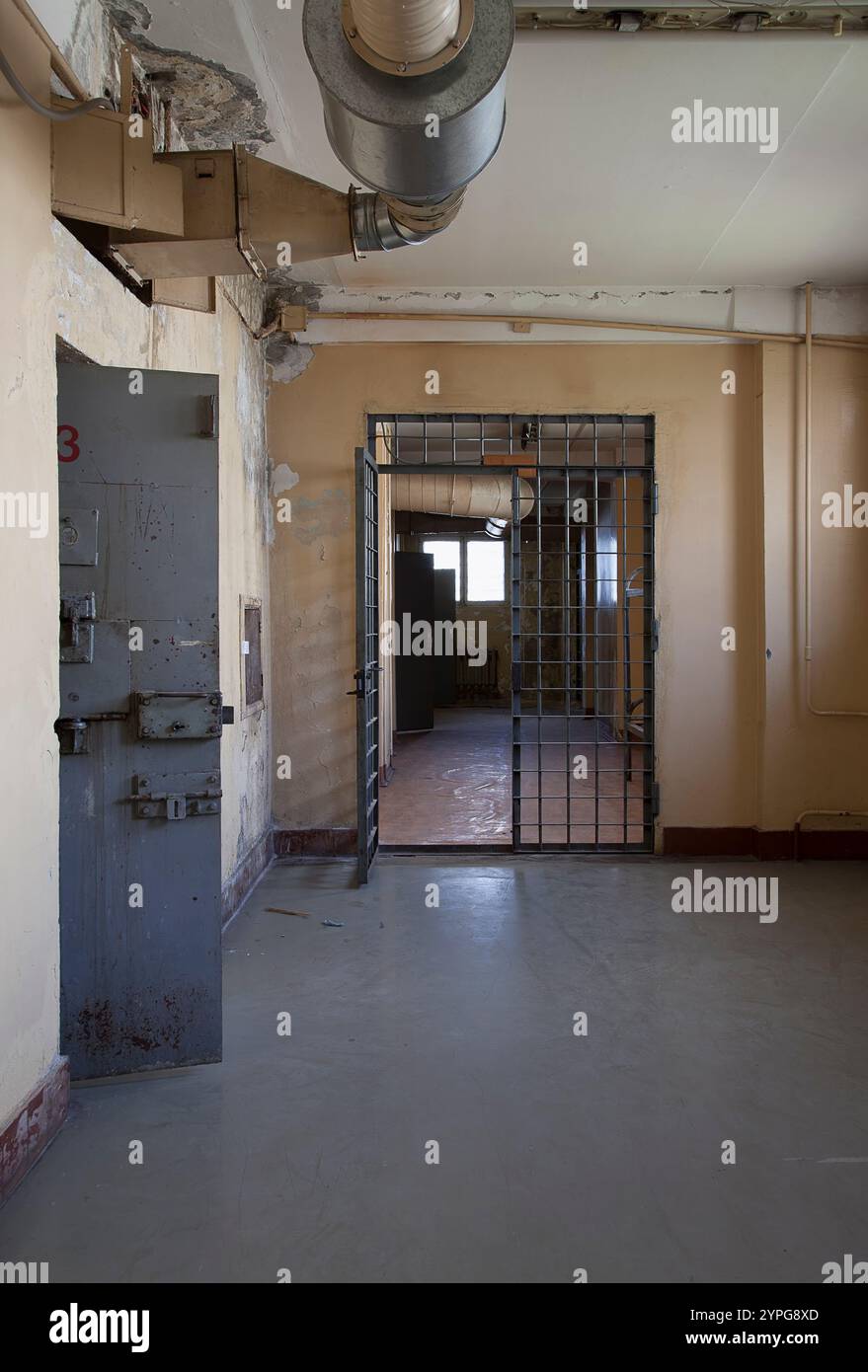 Moscow jail hi-res stock photography and images - Alamy