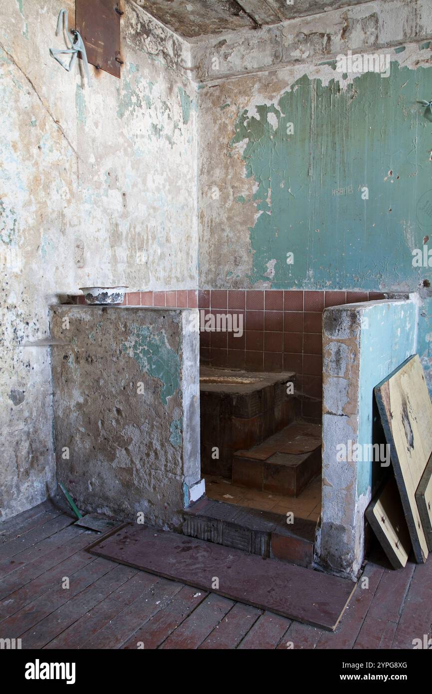 Filthy toilet in prison of an abandoned Penitentiary Stock Photo - Alamy