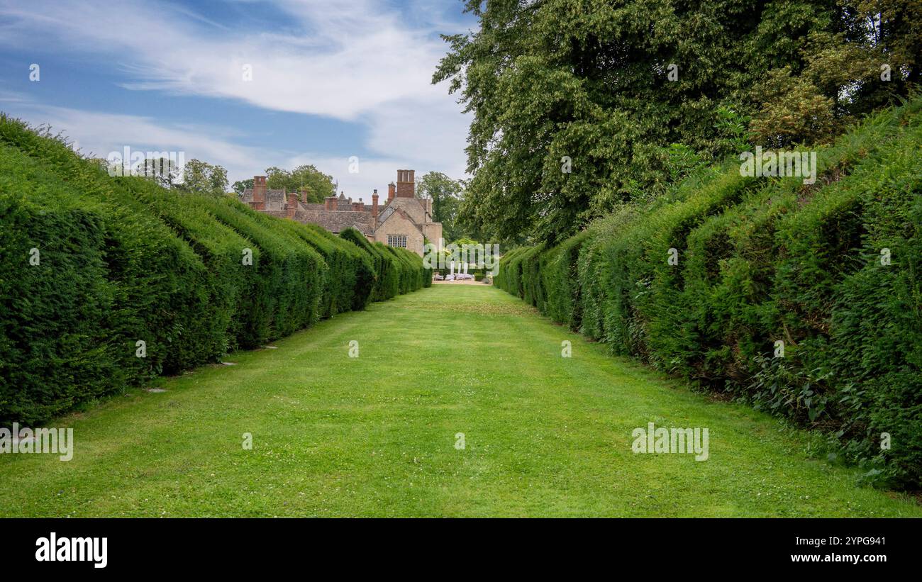 Long lawn hi-res stock photography and images - Alamy