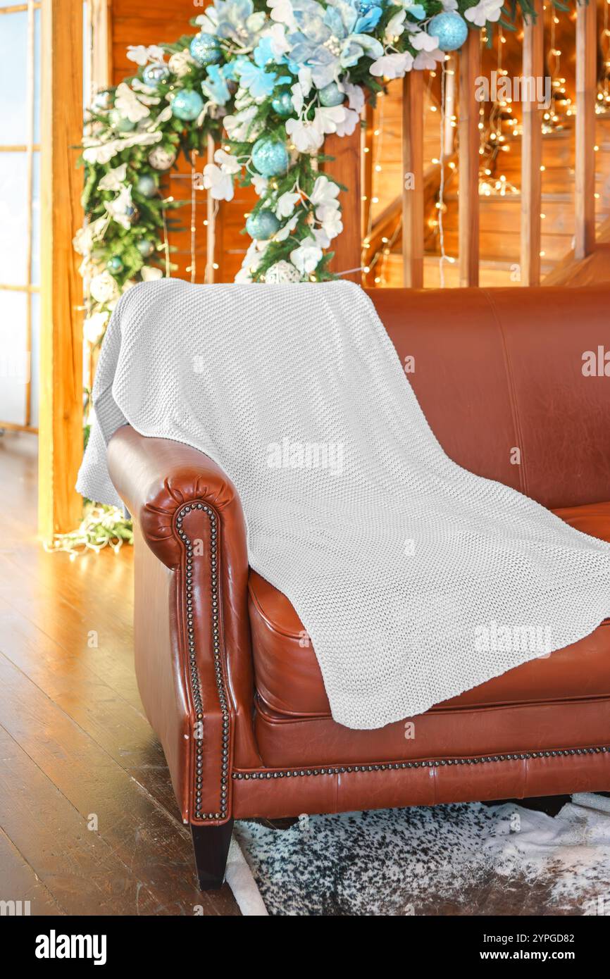 White blanket throw leather hi-res stock photography and images - Alamy
