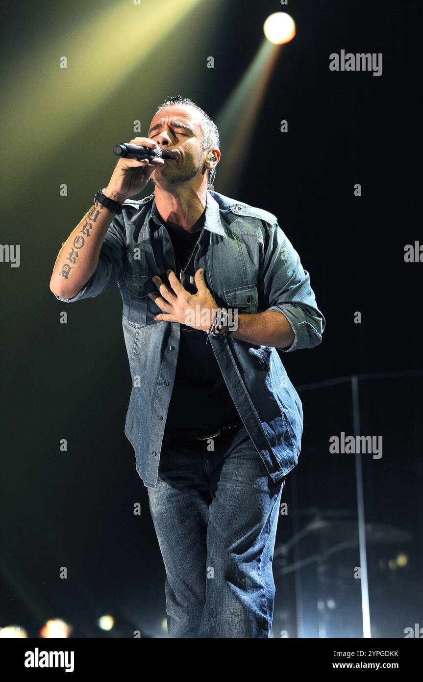 Eros ramazzotti immagini 2009 hi-res stock photography and images - Alamy