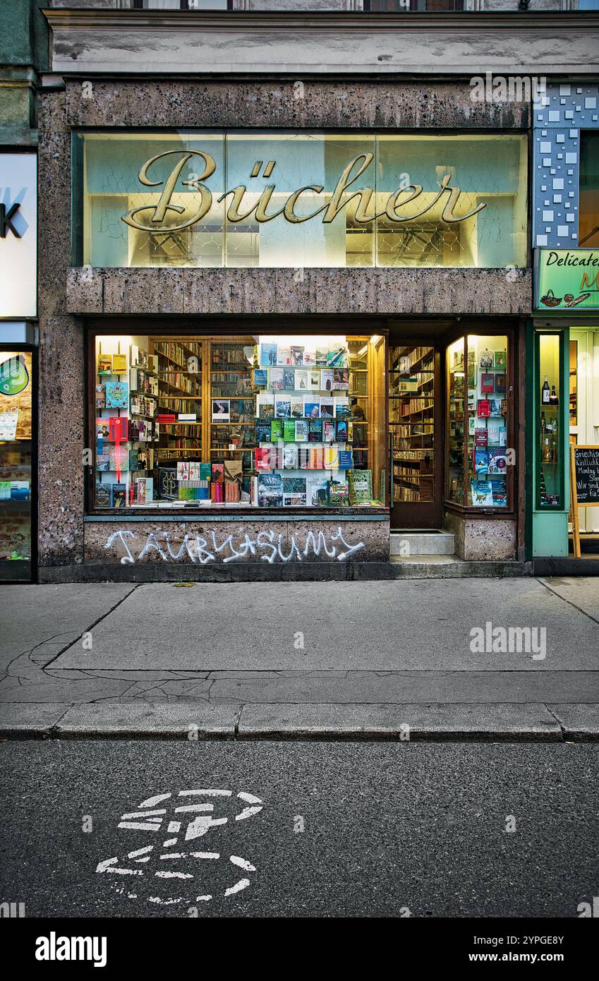 Old world bookstores hi-res stock photography and images - Alamy