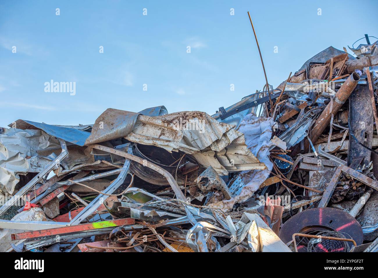 Scrap metal texture hi-res stock photography and images - Alamy