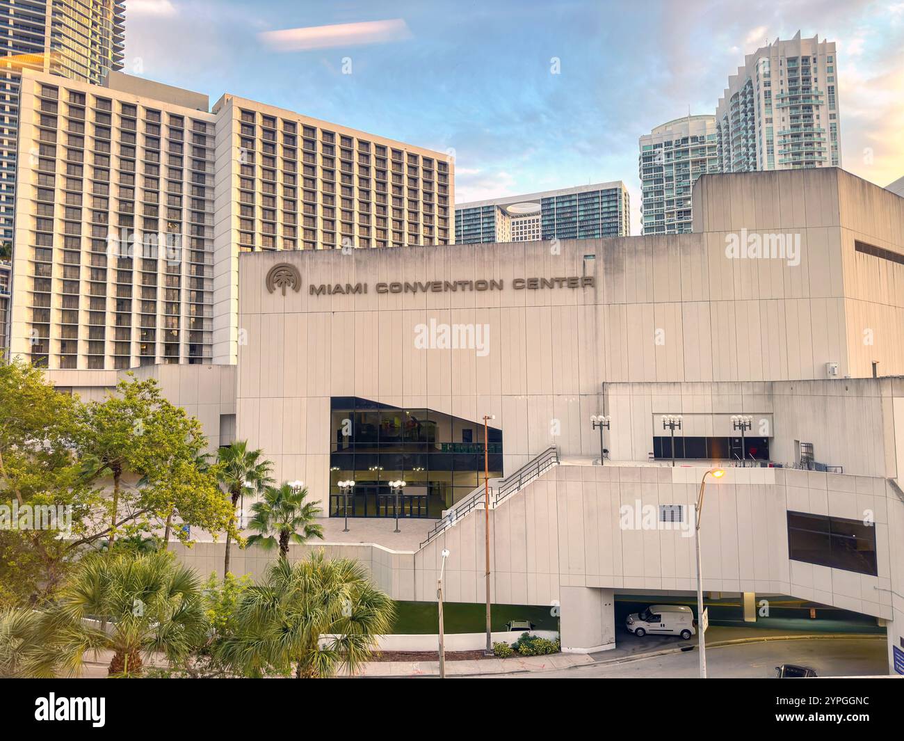 Miami convention centre architecture hi-res stock photography and ...