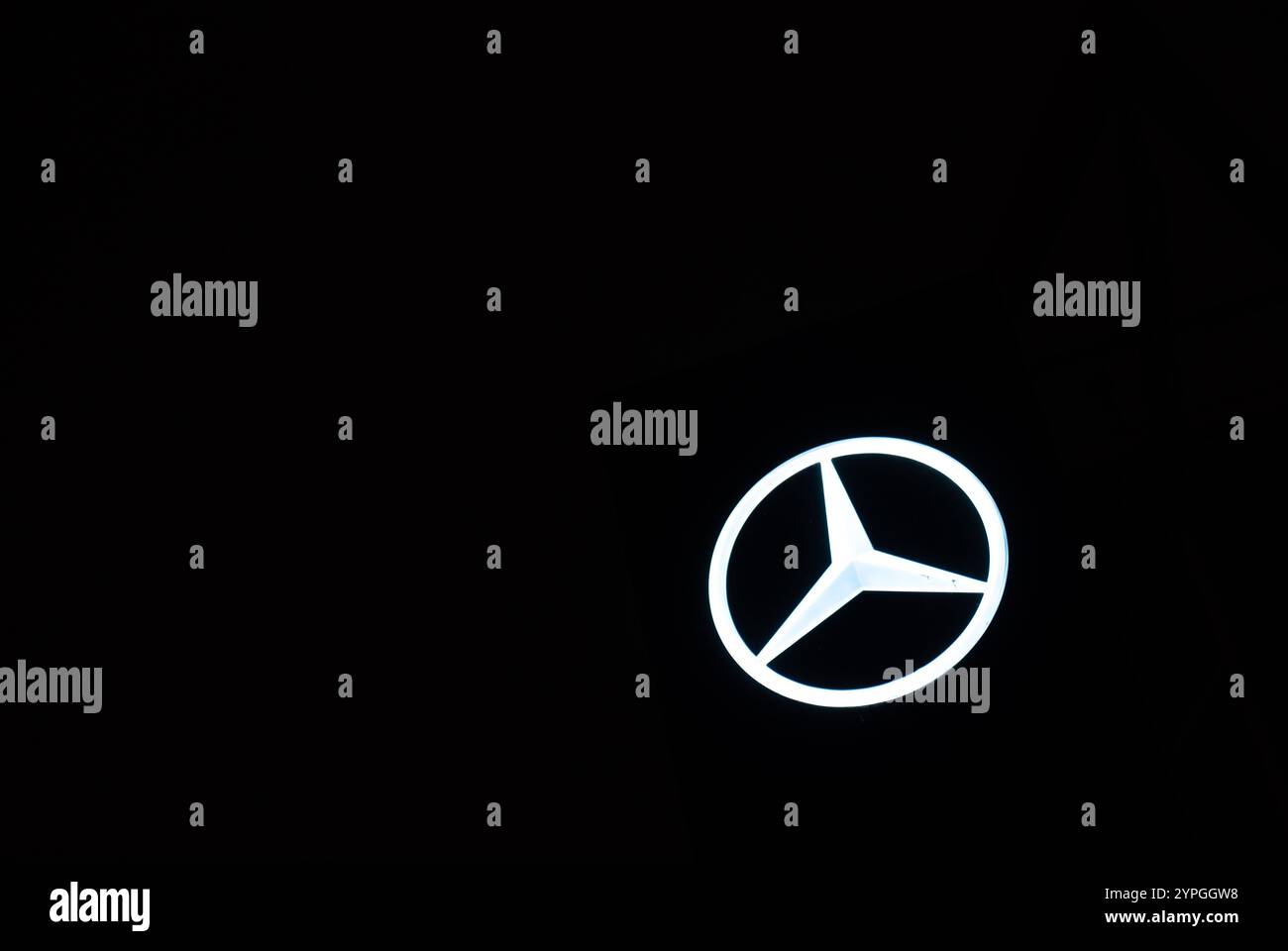 Berlin, Germany. 17th Nov, 2024. The Mercedes Benz logo, the Mercedes ...