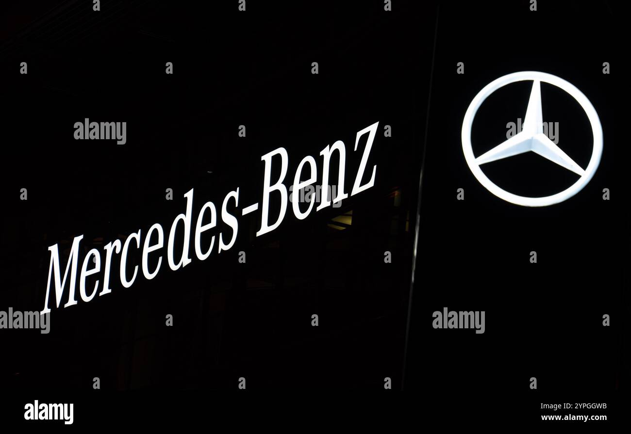 Berlin, Germany. 17th Nov, 2024. The Mercedes Benz lettering and the ...