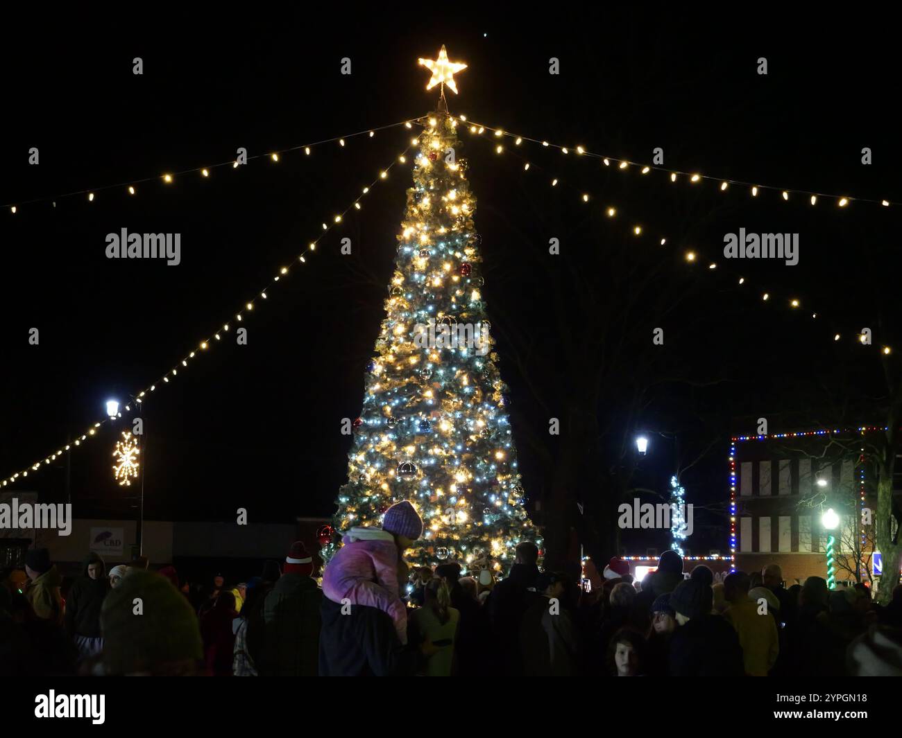 Paola, Kansas - November 29, 2024: Mayor's Christmas Tree Lighting at ...