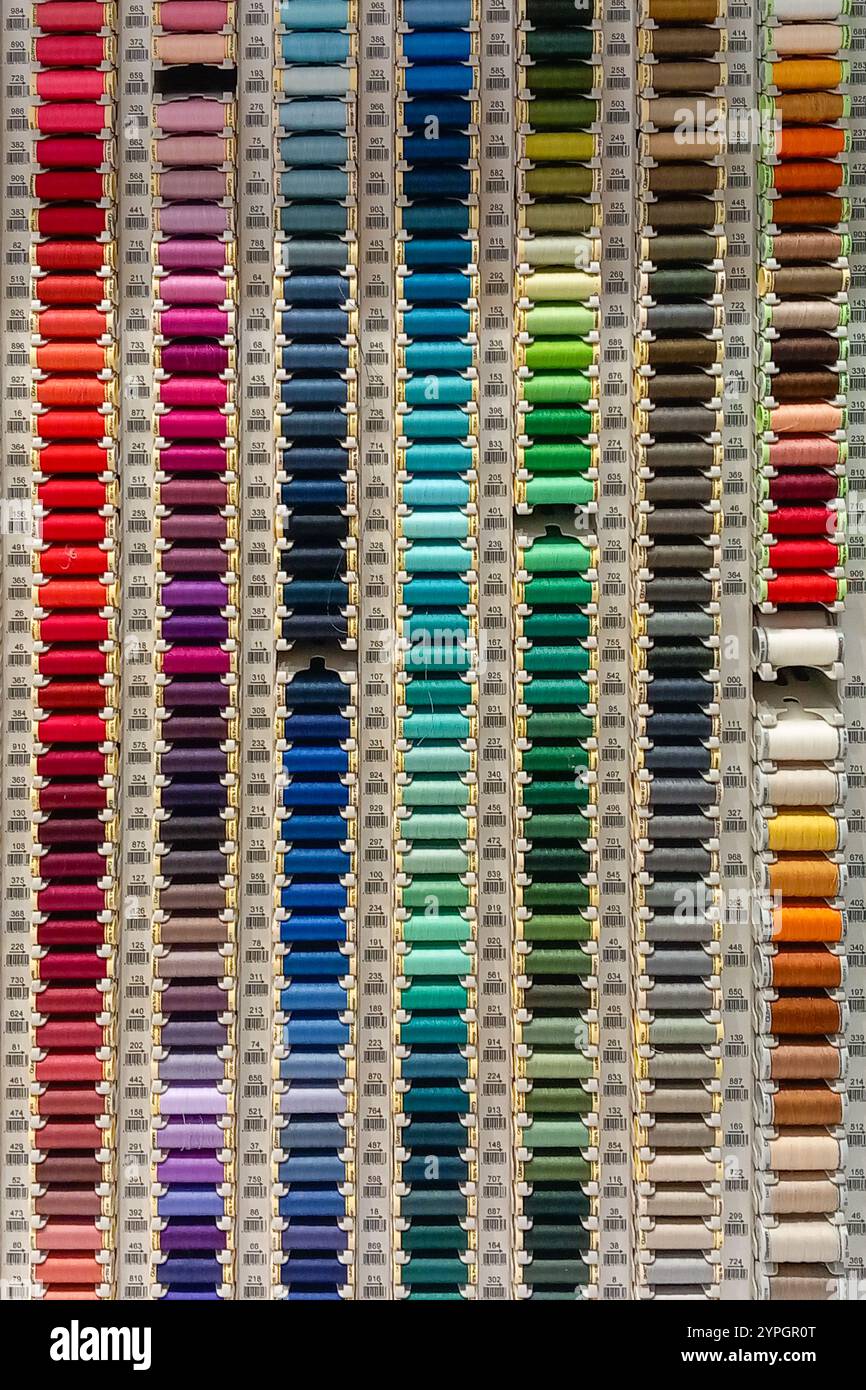 Thread colors display hi-res stock photography and images - Alamy
