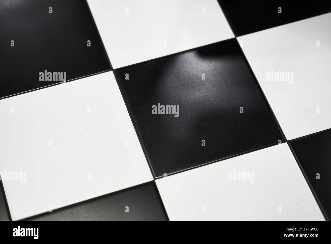 Black and white tiles checkerboard hi-res stock photography and images ...