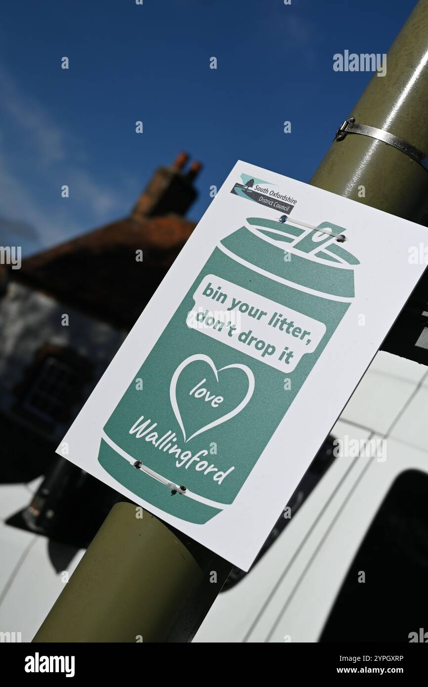 Anti litter sign hi-res stock photography and images - Alamy