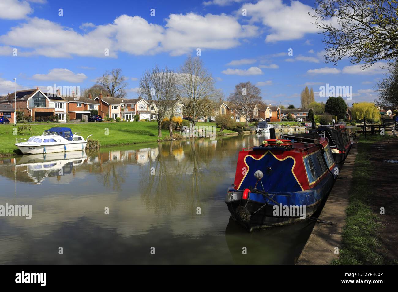 The Narrowboats on the river Soar, Barrow upon Soar village ...