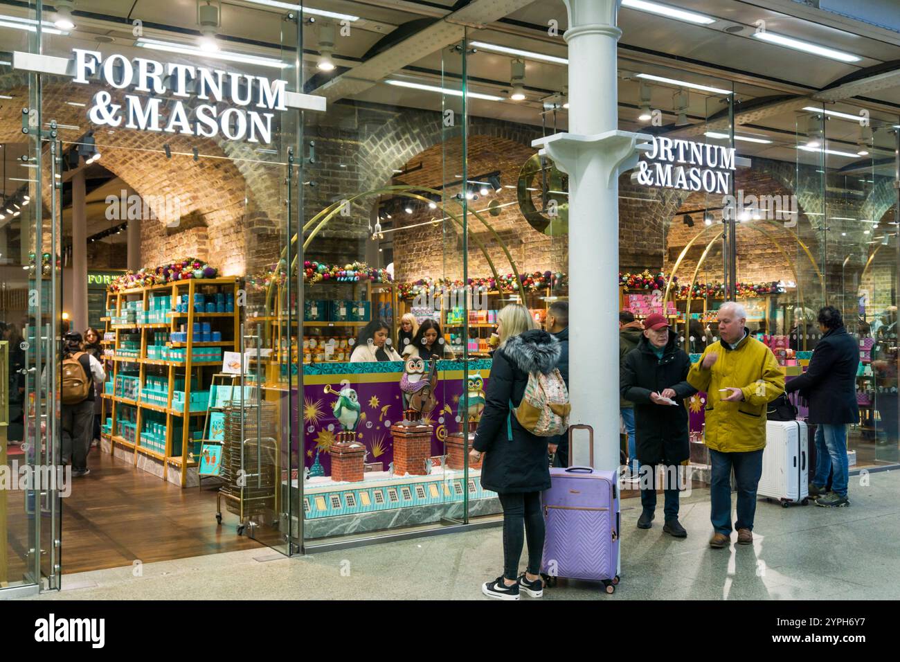 Fortnum & Mason shop on St Pancras station, London Stock Photo - Alamy