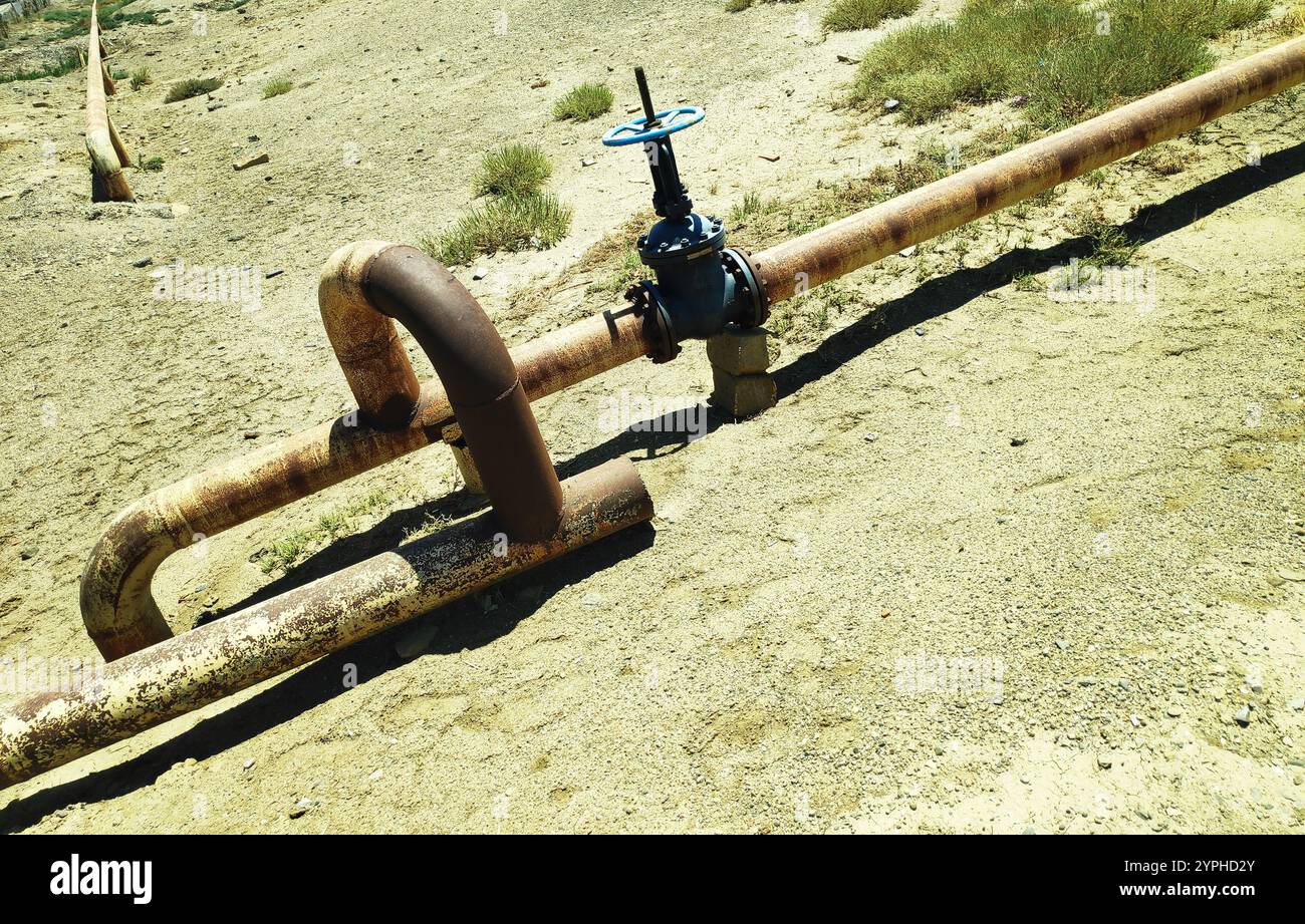 Old gas valve hi-res stock photography and images - Alamy