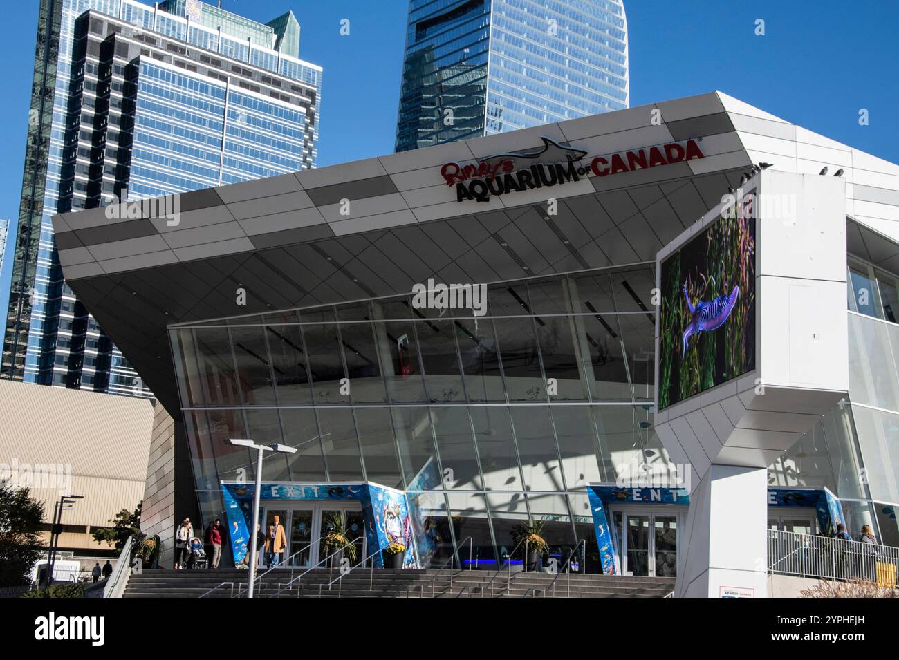 Ripleys aquarium canada entrance hi-res stock photography and images ...