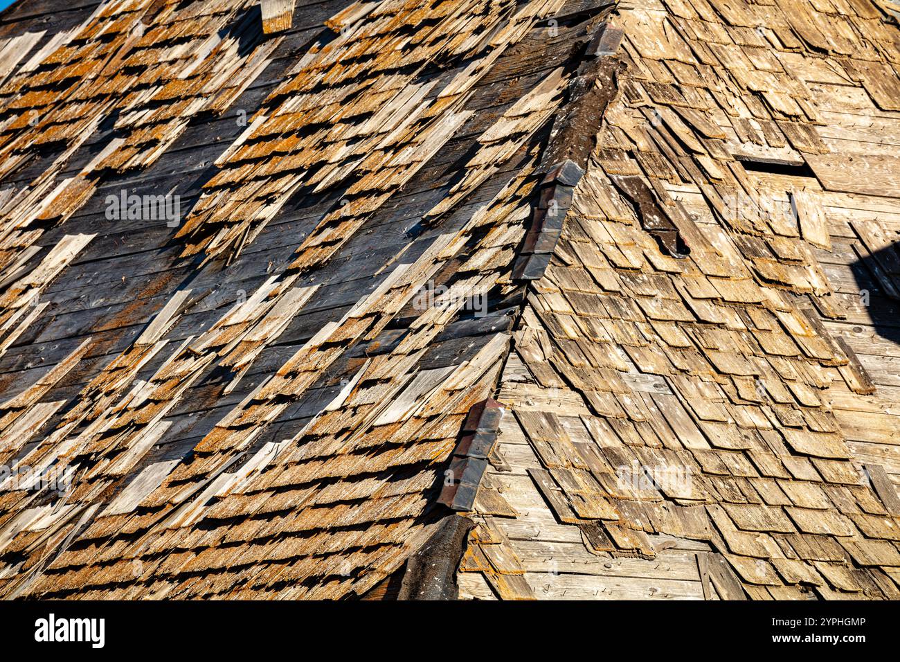 Weathered shingles hi-res stock photography and images - Alamy