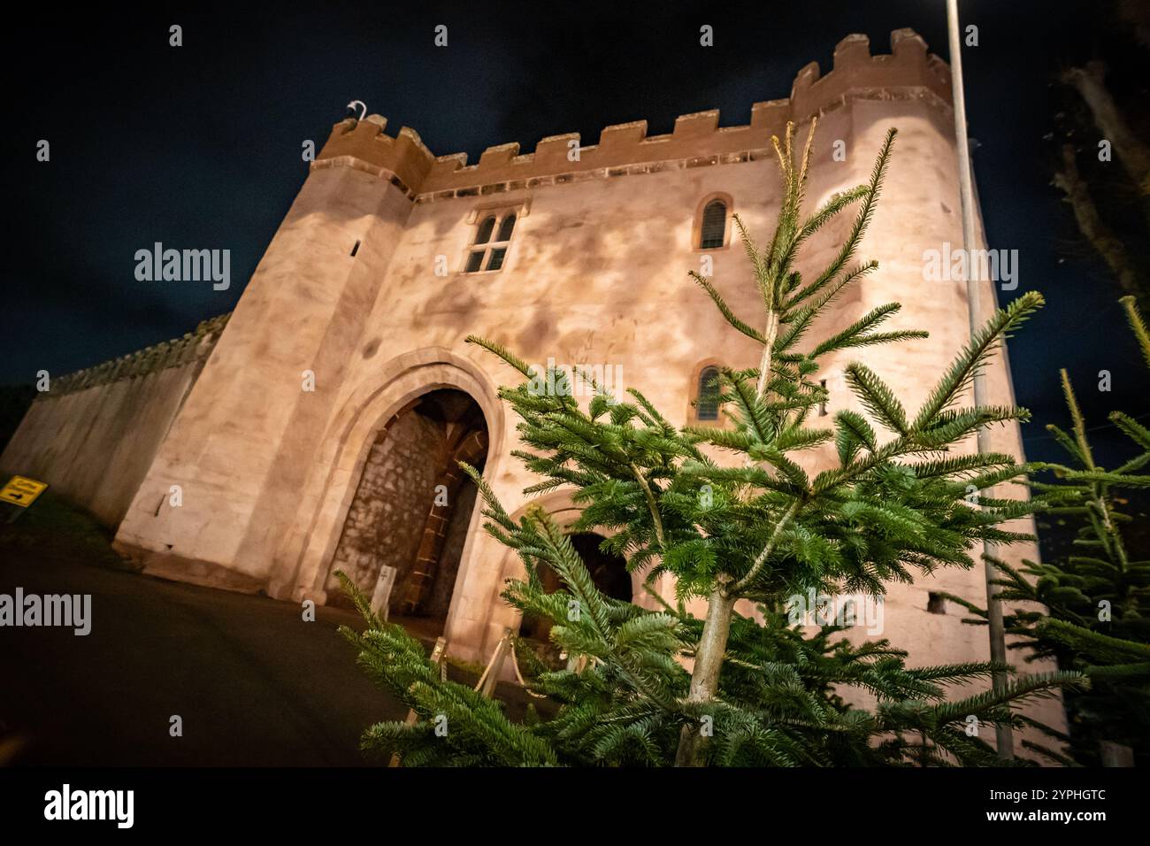 Torquay, UK. 30th Nov, 2024. People visit Torquay's Bay of Lights as ...