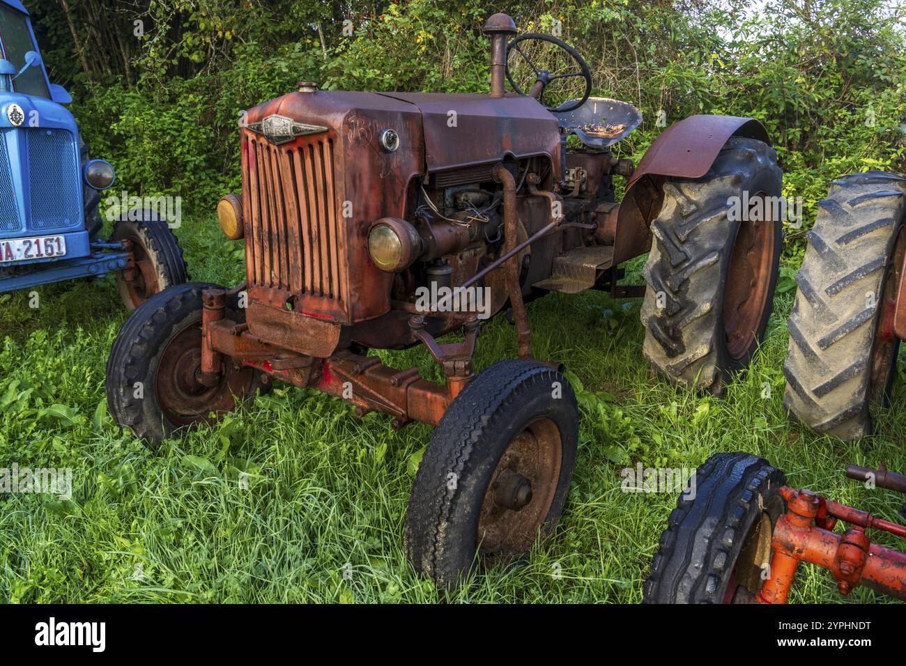 Car tractor truck tractor hi-res stock photography and images - Alamy
