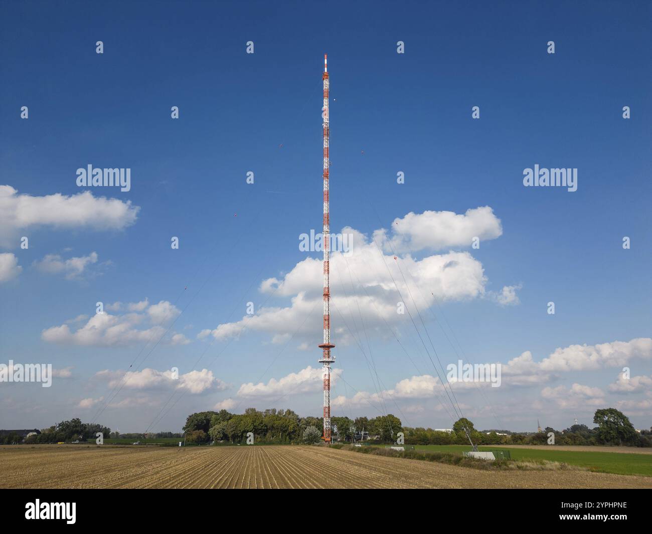 The broadcasting tower in the city of Wesel was erected in 1968 as a ...