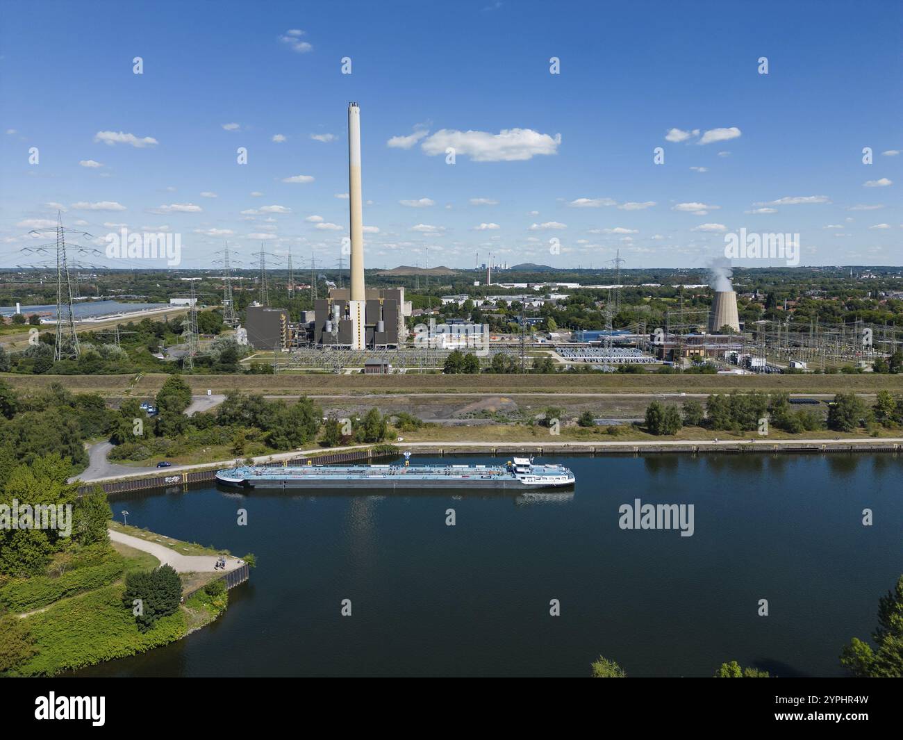 Aerial view of a Waste-to-Energy (WtE) plant in the city of Essen ...