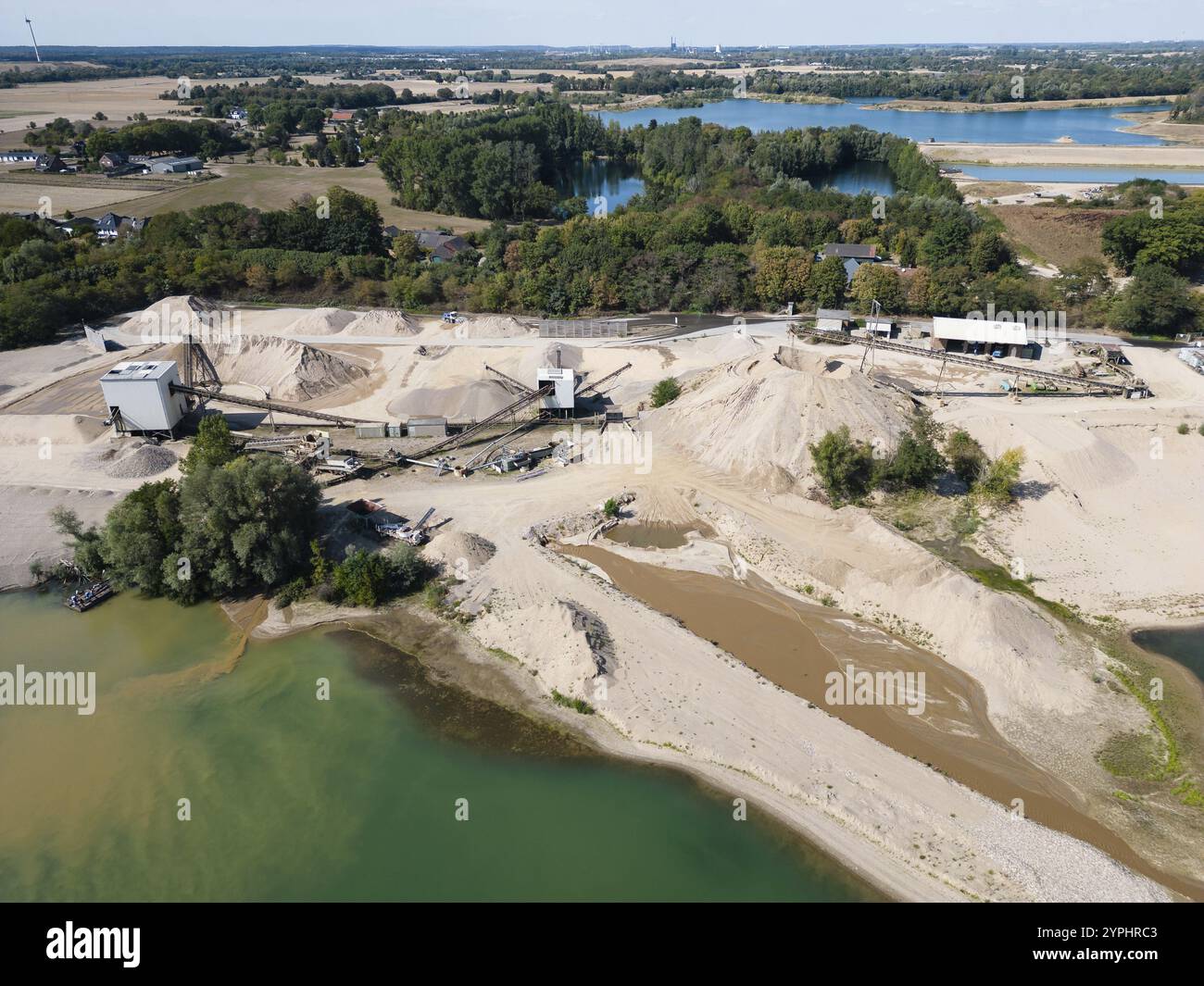 Gravel plant with Gravel Extraction and Sand extraction in the Lower ...