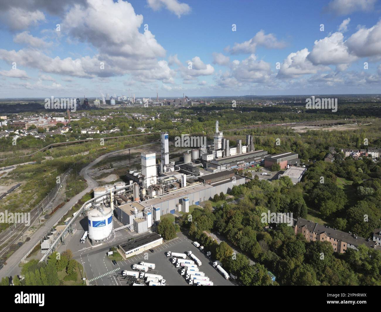 Linde Gas operates several air separation plants for oxygen, nitrogen ...