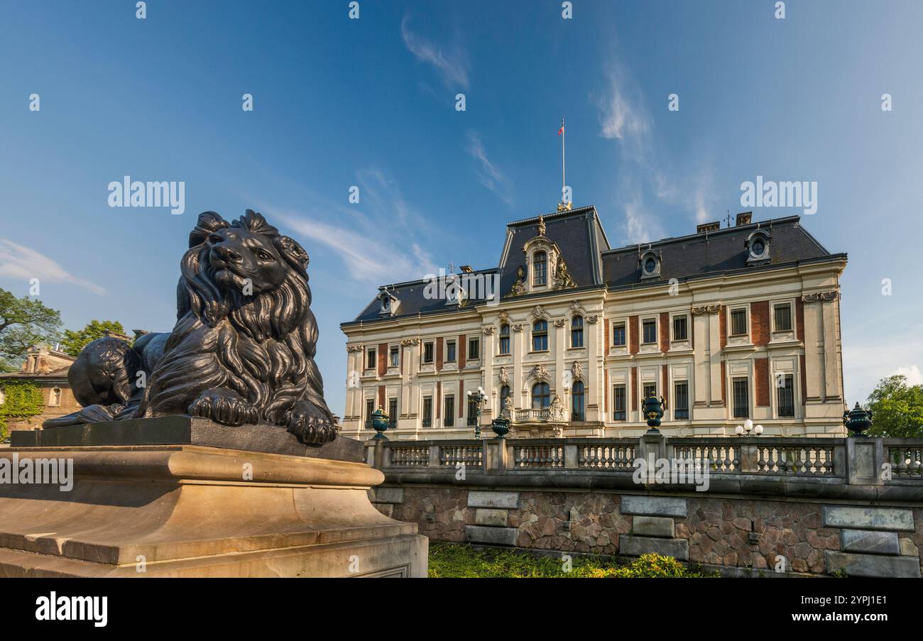 Princess daisy hochberg hi-res stock photography and images - Alamy