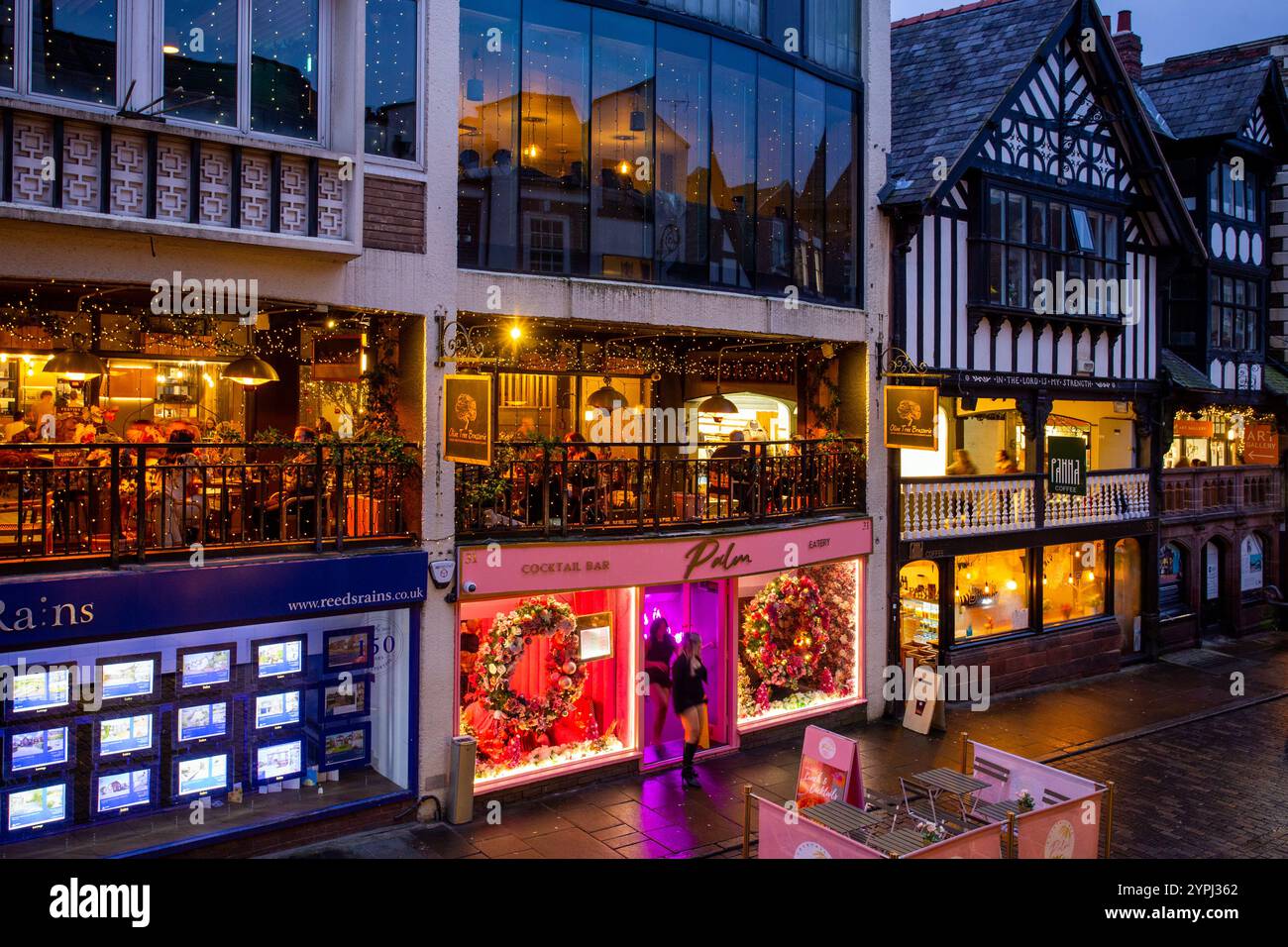 Watergate Street, in the Cheshire medieval city of Chester Stock Photo ...